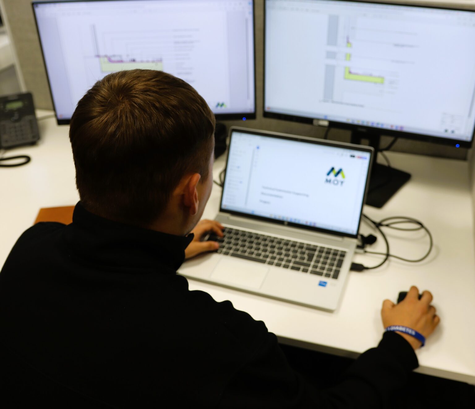 Flat Roof Design - MOY Group